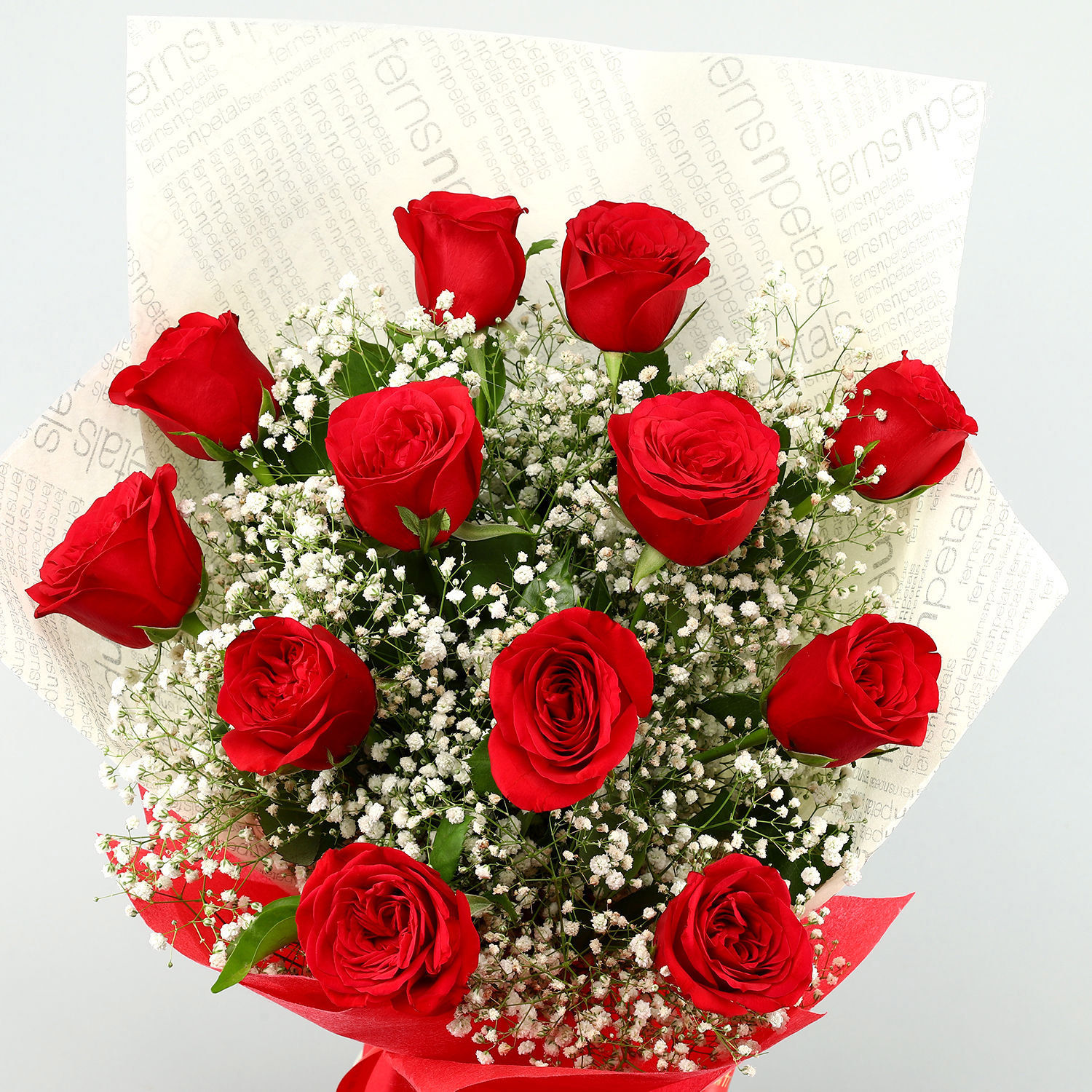 Online Confetti of Love Red Roses Bouquet And Black Forest Cake Gift ...