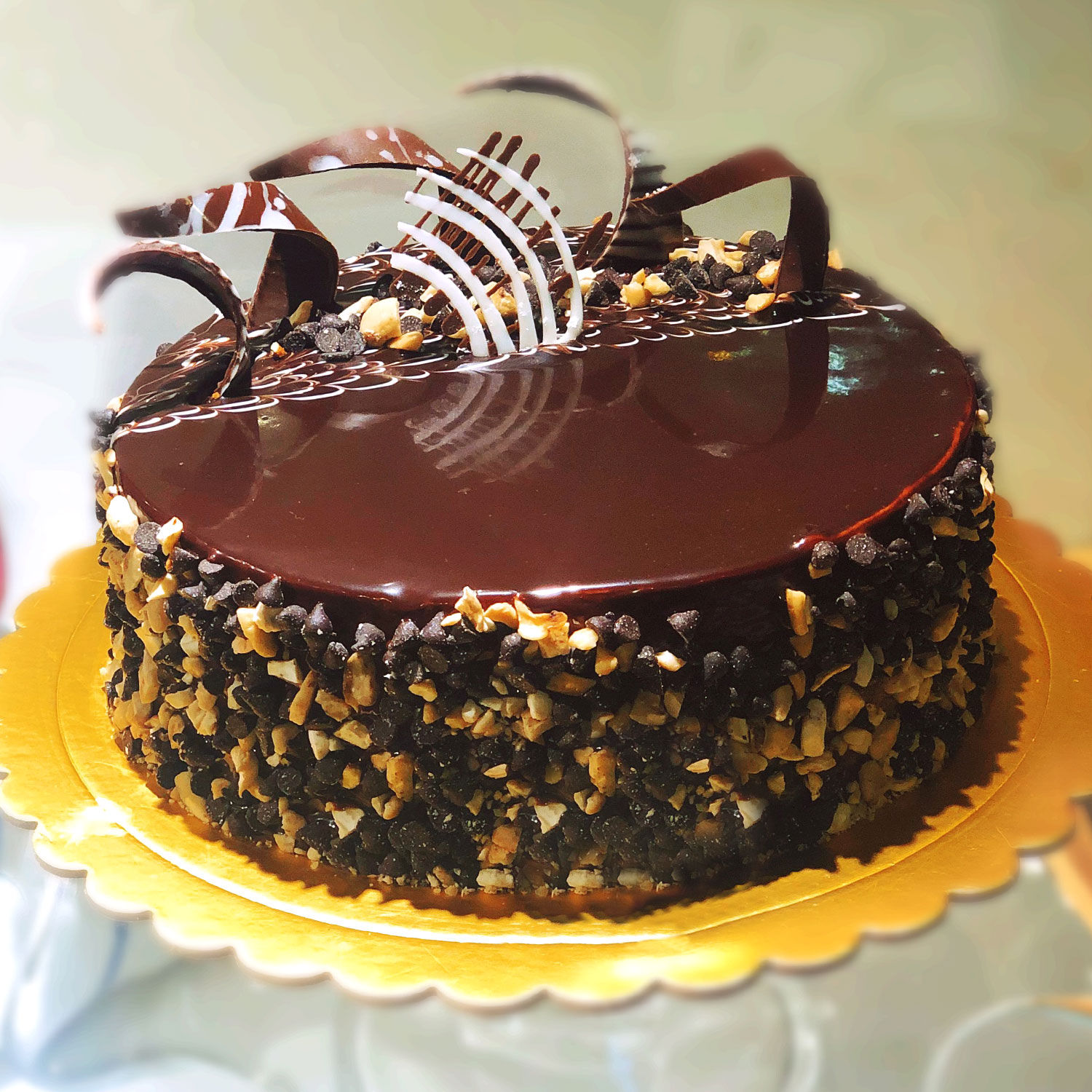 Online Irresistible Chocolate Nuts Cake Half Kg Gift Delivery in Qatar ...