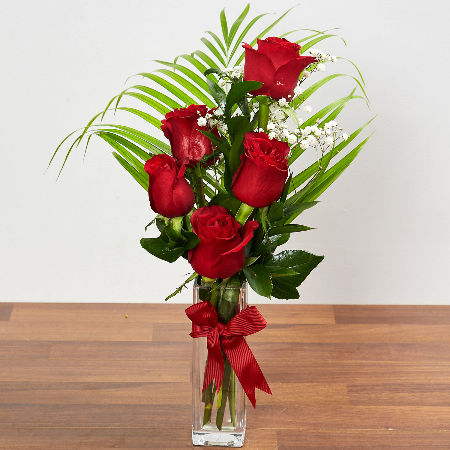 Online Beautiful Red Rose Arrangement Gift Delivery in UAE - Ferns N Petals